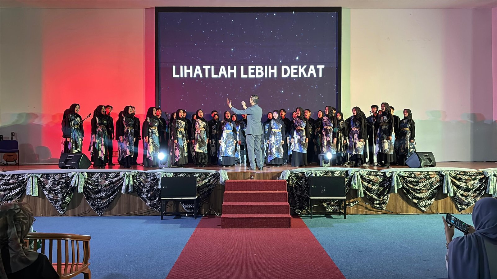 Muhammadiyah Jawa Barat — PSM UM Bandung Tampilkan Lagu Daerah dan ...